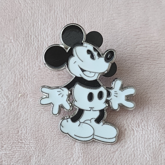 Disney | Jewelry | Vintage Mickey Mouse Disney Pin | Poshmark